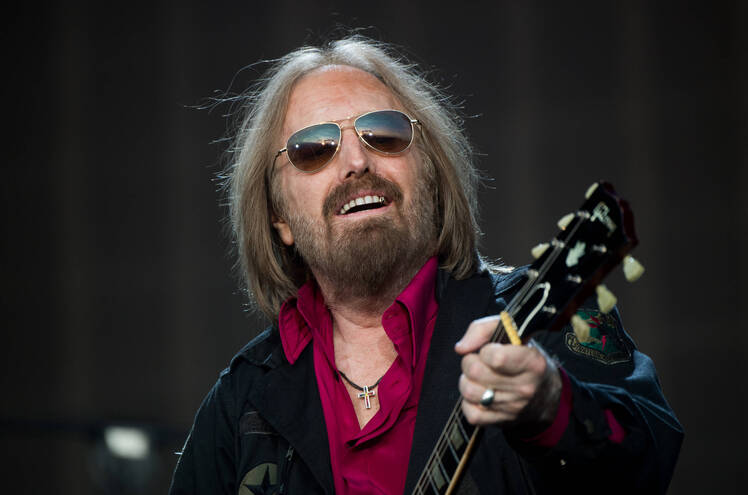 CBS News Backtracks on Report That Tom Petty Has Died at Age 66